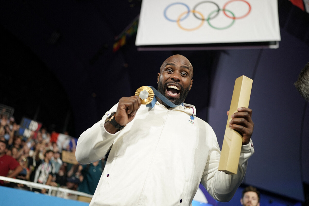 Photo : Teddy Riner de l'équipe de France célèbre sa médaille d'or dans ...