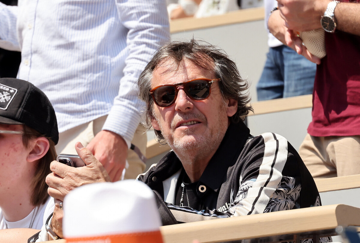 Photo : Jean-Luc Reichmann - Célébrités dans les tribunes des ...