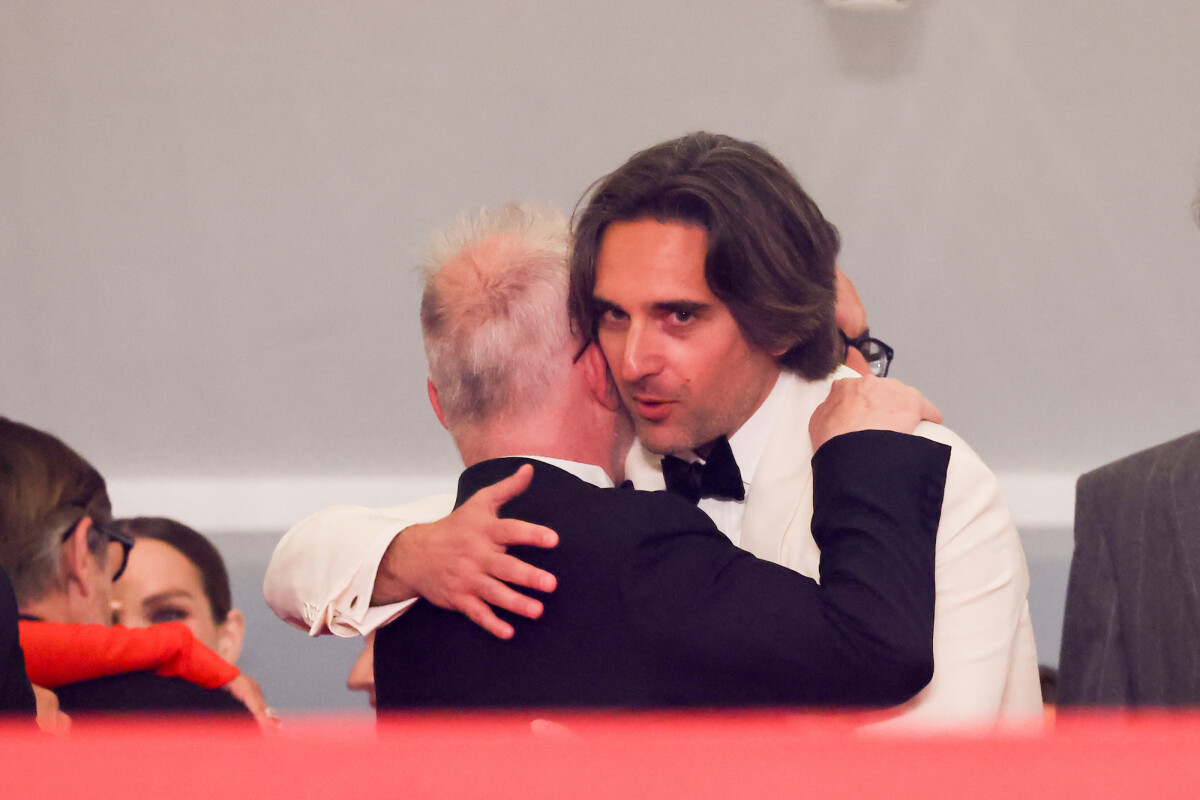 Photo : Thierry Frémaux, Dimitri Rassam - Descente des marches du film ...