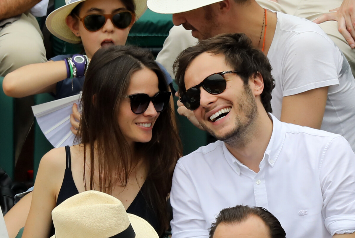Photo : Vianney et sa compagne Catherine Robert dans les tribunes des ...