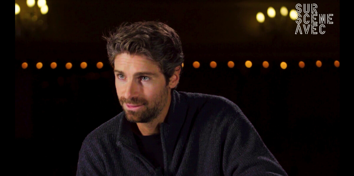 Vidéo : Tom Leeb dans "Sur Scène avec", format original de Webedia, pour la pièce de théâtre "La ...