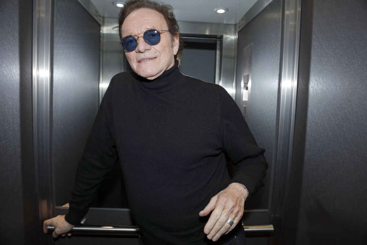 Photo : Exclusif - Portrait de Guillaume Durand à Paris, le 12 décembre ...