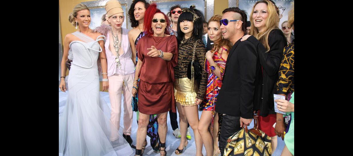 Photo : Patricia Field, bien entourée, lors de l'avant-première à New ...