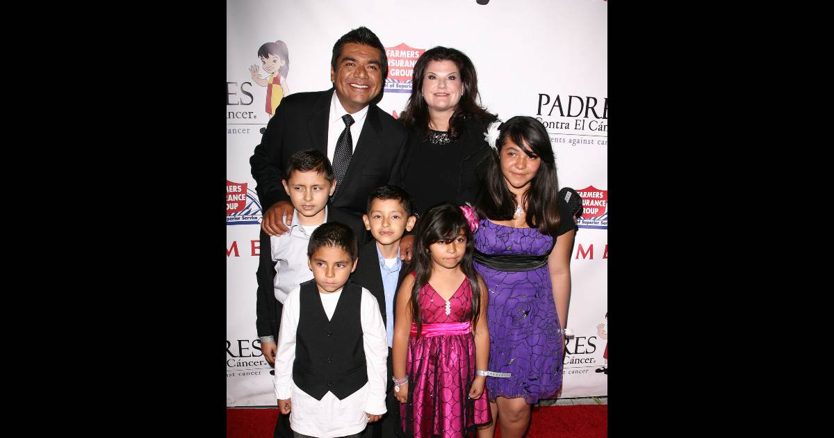 George Lopez et sa famille lors du Gala Padres contra el Cancer à Los ...