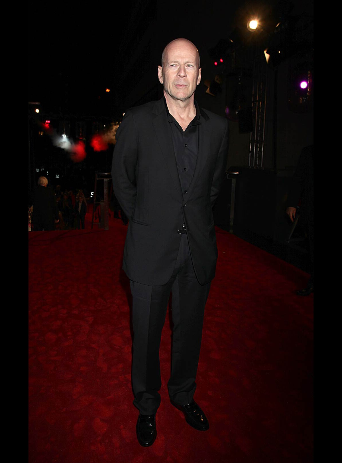 Photo : Bruce Willis lors de la première du film RED à Londres, le 19 ...