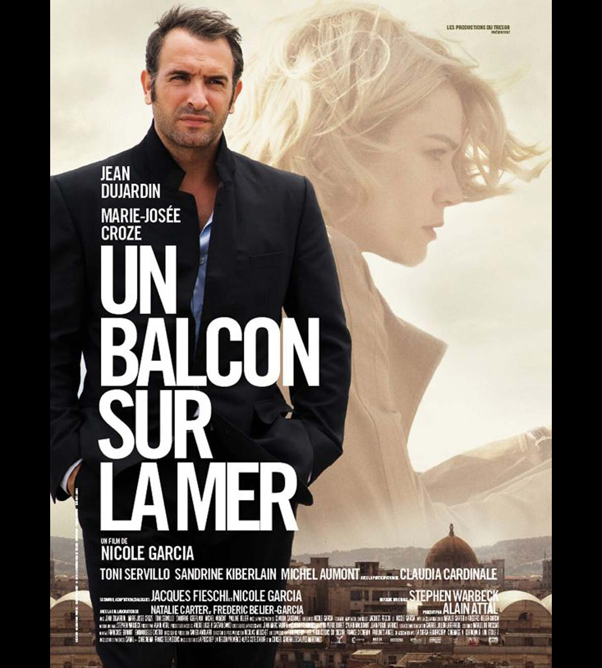 Photo : Jean Dujardin et Marie-Josée Croze, Un balcon sur la mer de ...