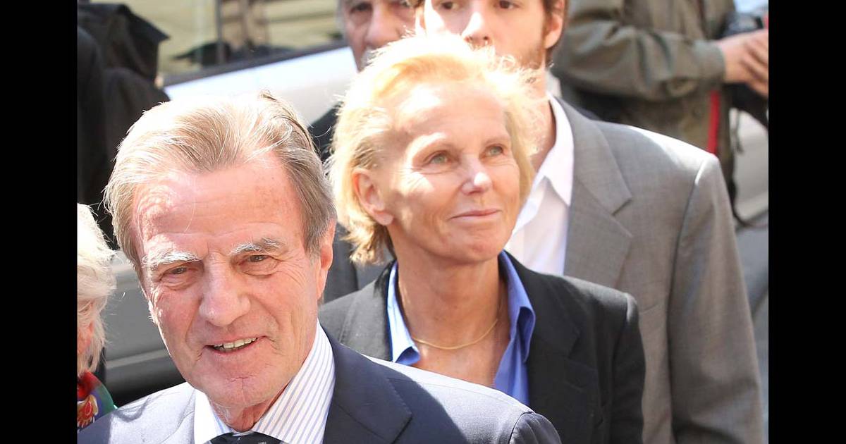 Bernard Kouchner et Christine Ockrent assistent au dernier hommage ...