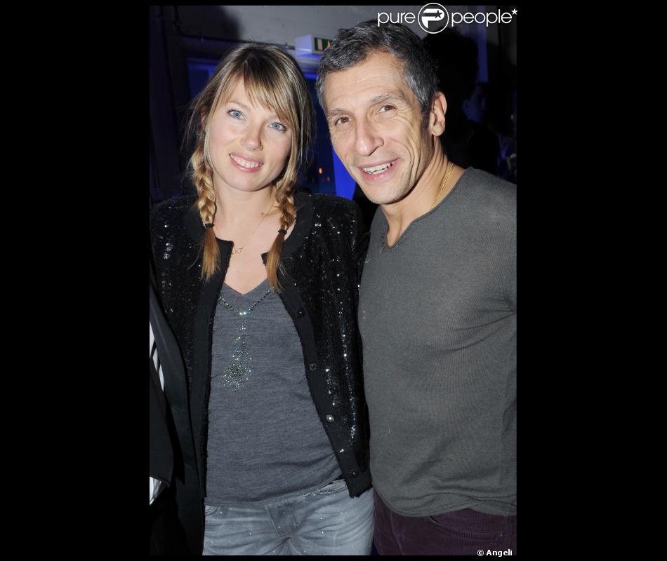 Nagui et sa femme Mélanie Page à Paris en décembre 2010 - Purepeople Nagui et sa femme Mélanie Page à Paris en décembre 2010 - Purepeople
