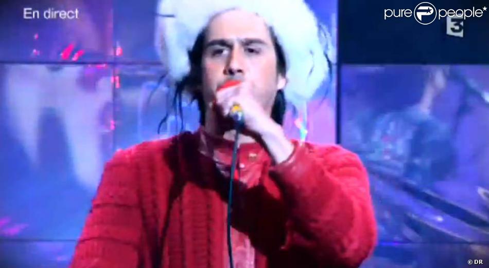 David Boring chanteur des Naive New Beaters pour la dernière de la ...