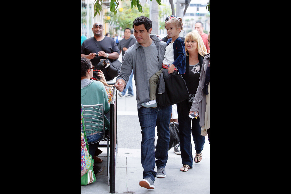 Photo : Cash Warren papa poule avec sa fille Honor à Beverly Hills le ...