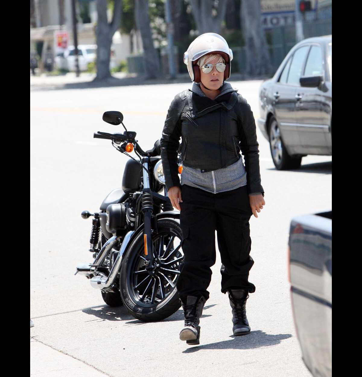 Photo : Pink et son mari Carey Hart s'offrent un tour de moto le 23 ...