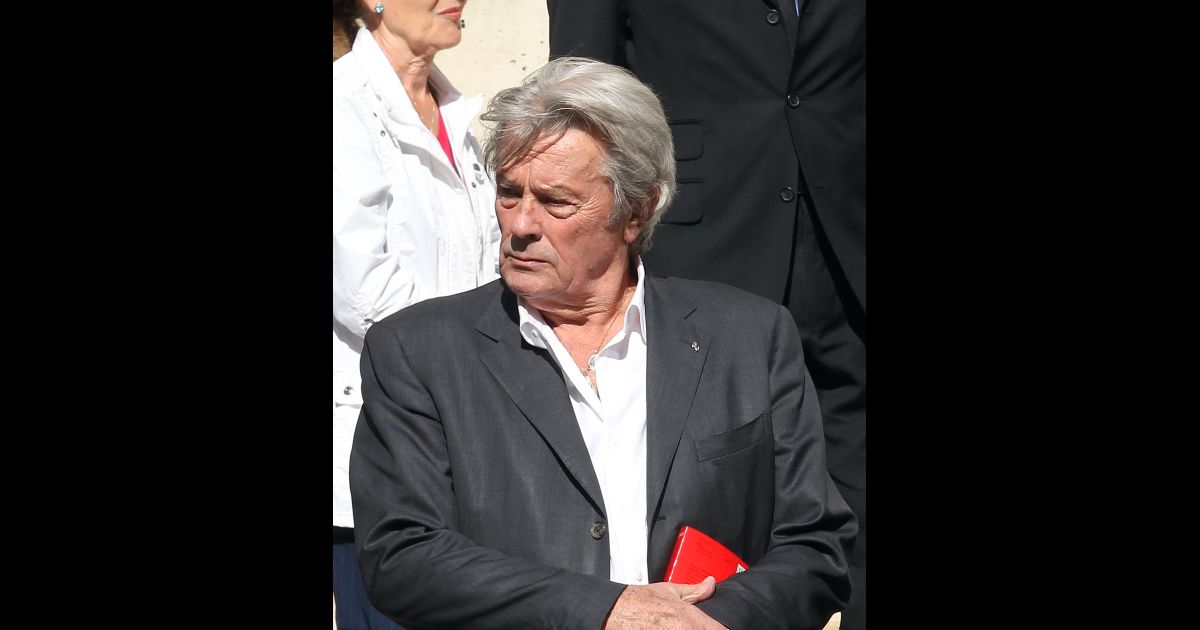 Alain Delon le 23 septembre 2011 - Purepeople
