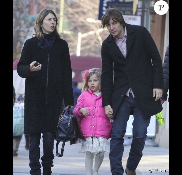 Sofia Coppola : Shopping de Noël avec son Thomas Mars et leur fille ...