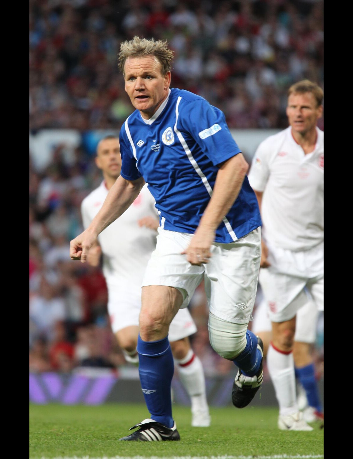 Photo : Gordon Ramsay en pleine action durant le match de charité ...