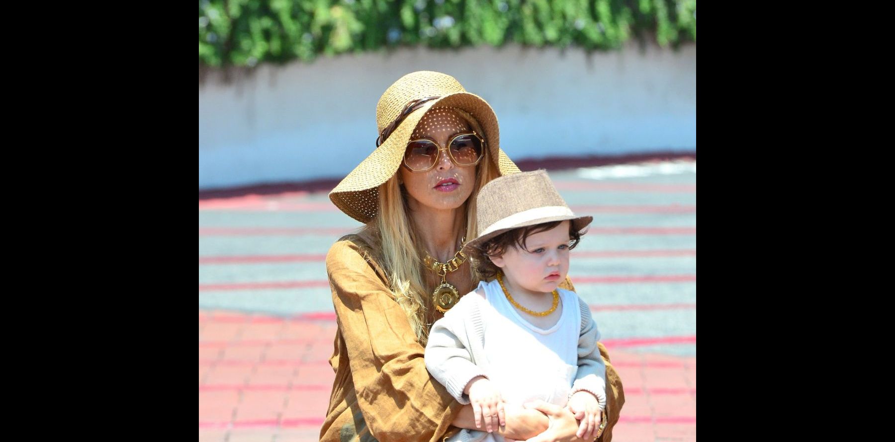 Rachel Zoe : Leçon de style avec son bébé Skyler en skate-board ...