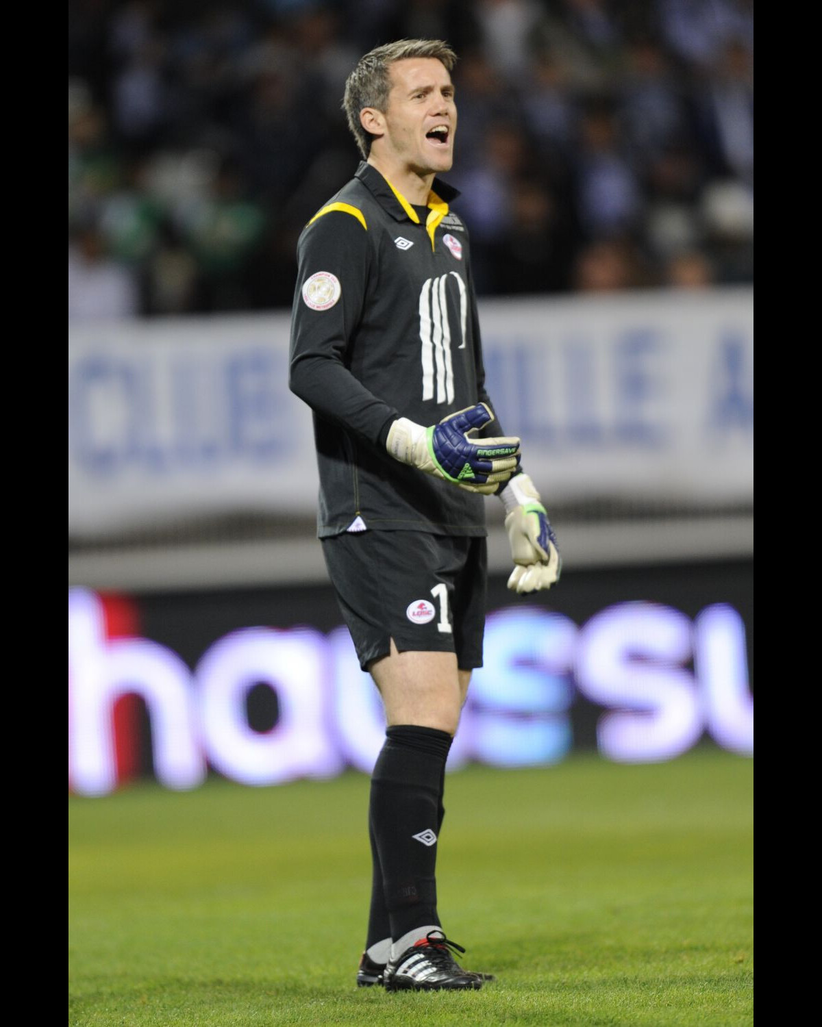 Photo : Michael Landreau lors du match AJ Auxerre - Lille OSC à Auxerre ...