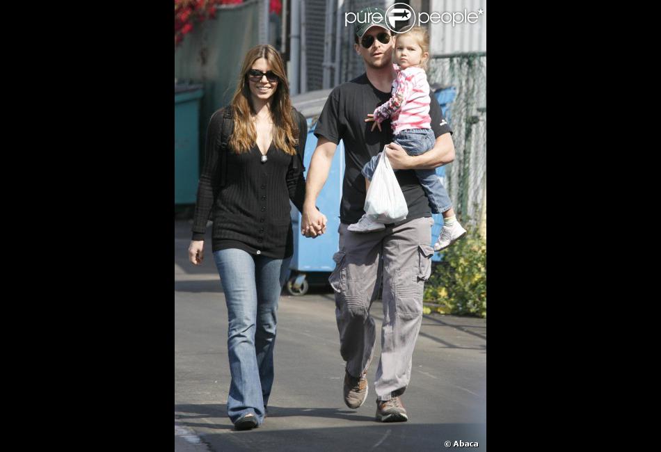 Christian Bale, sa femme Sandra et leur fille, en 2008 - Purepeople