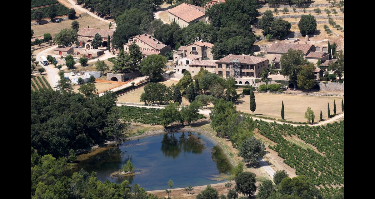 Photo : La demeure de Miraval en France appartenant à Brad Pitt et ...