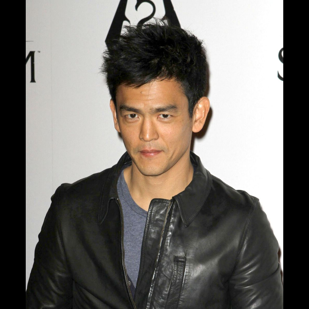 Photo : John Cho à Los Angeles le 8 novembre 2011 - Purepeople