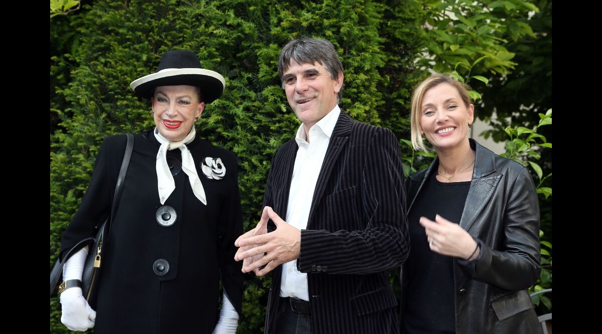 Photo : Geneviève de Fontenay, Tex, Manon Saidani à la soirée de ...
