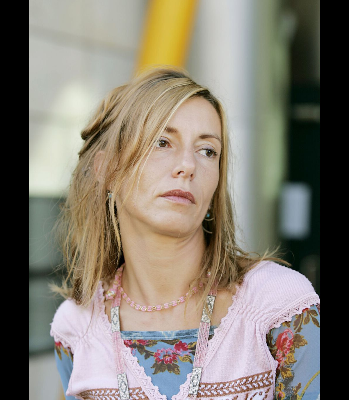 Photo : Kristina Rady devant le tribunal de Bordeaux le 31 août 2004 ...