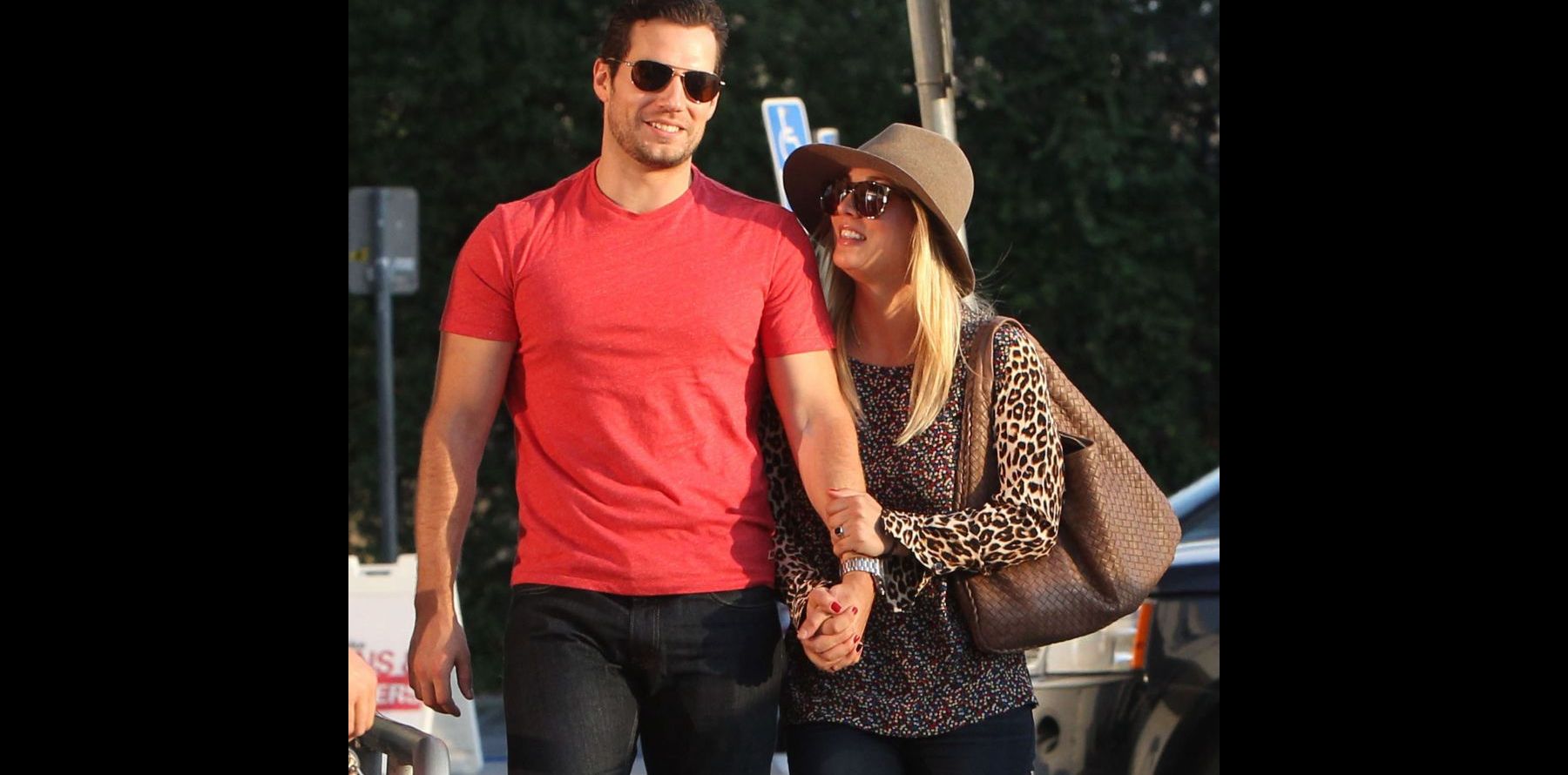 Henry Cavill et Kaley Cuoco : En flagrant délit amoureux, main dans la ...