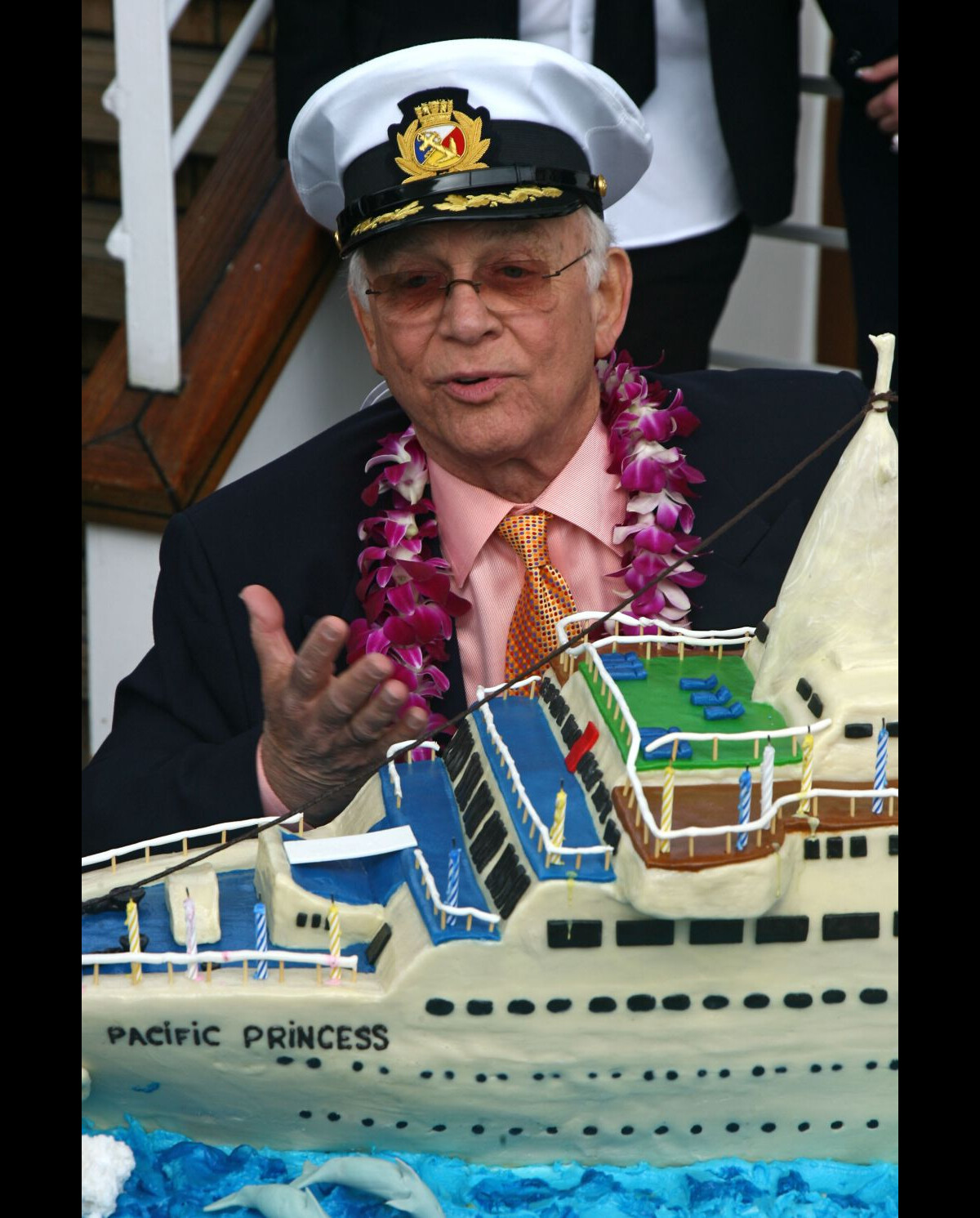 Photo : L'acteur Gavin McLeod (Capitaine Stubing de "La croisière s ...