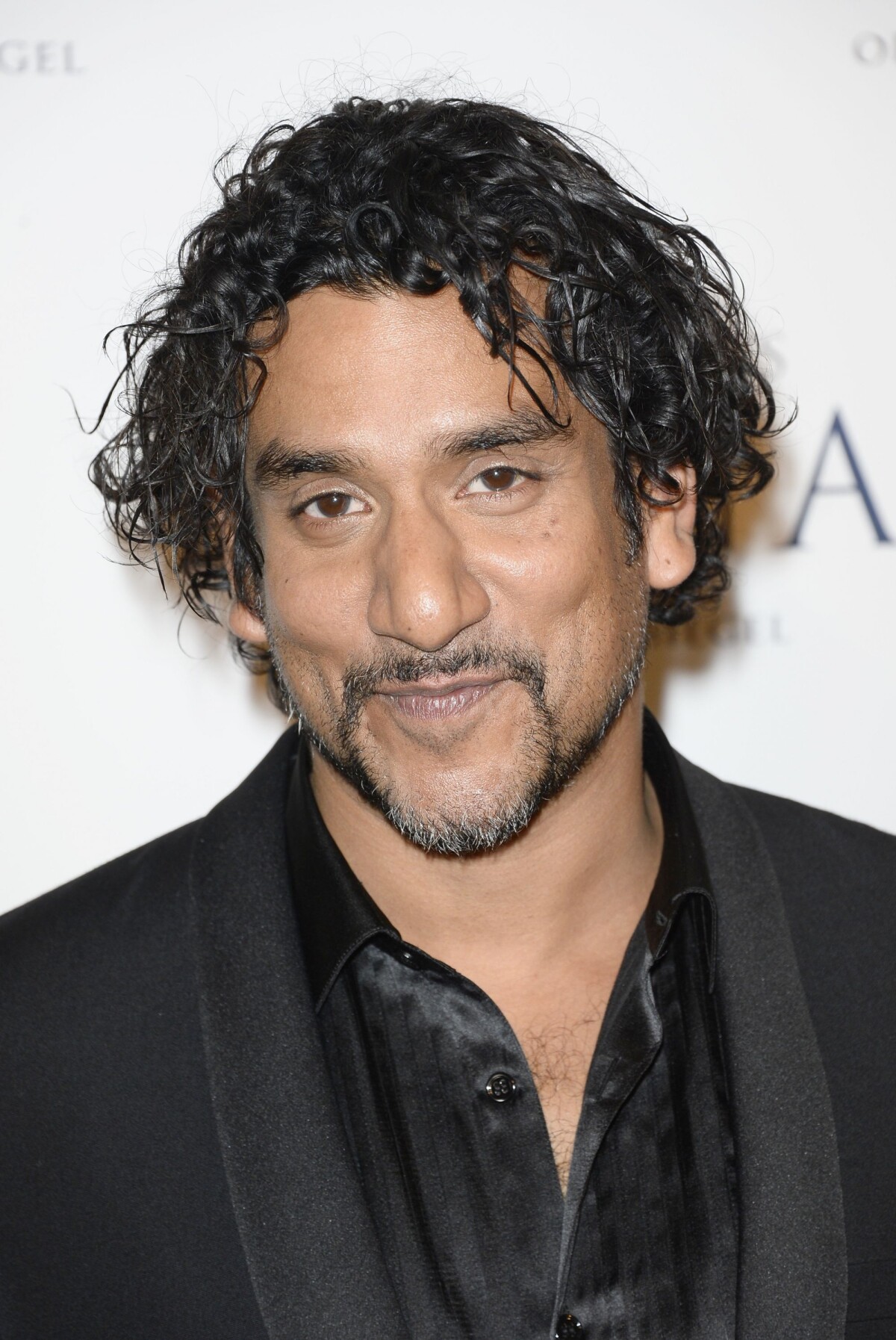 Photo : Naveen Andrews, qui incarne Hasnat Khan, à Paris le 6 septembre ...