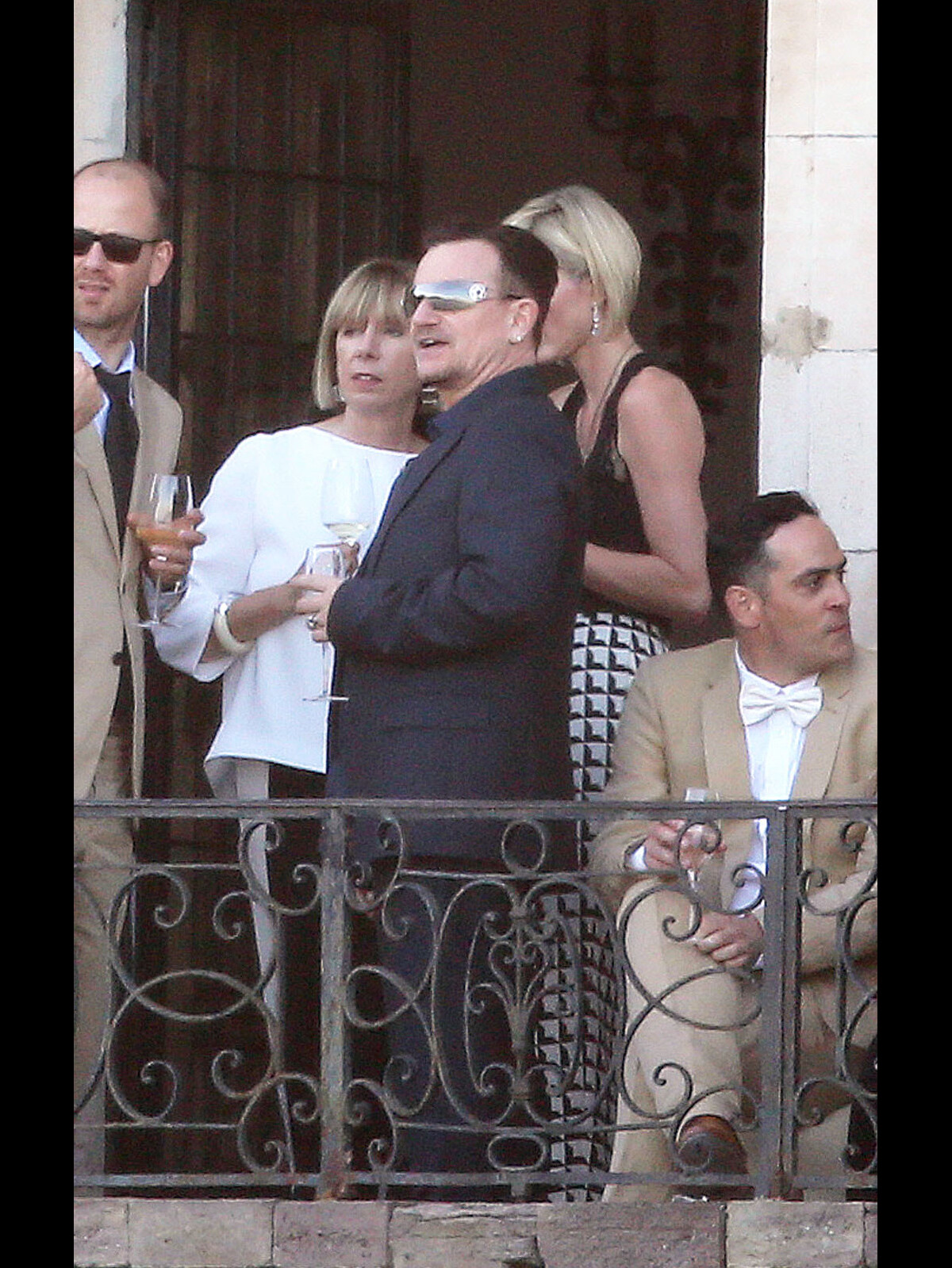 Photo : Le chanteur Bono au mariage de son comparse Adam Clayton ...