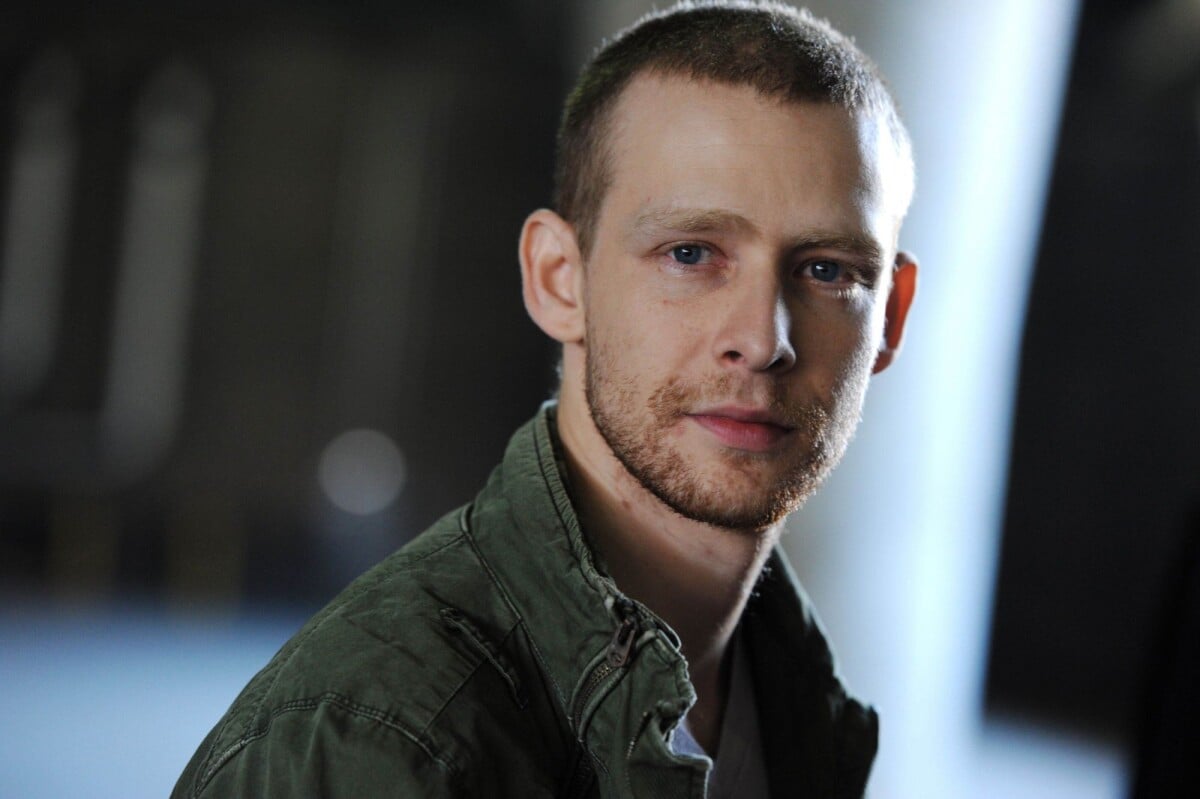 Photo : L'acteur Johnny Lewis a été retrouvé mort le 26 septembre 2012 ...