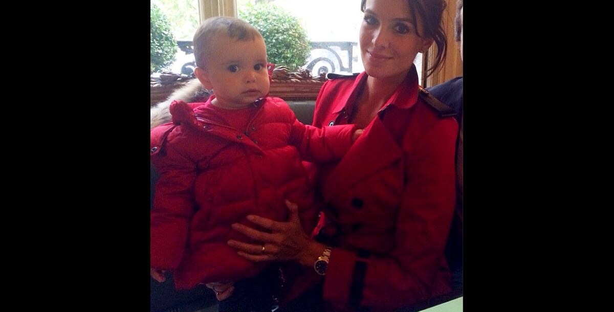 Photo : Jade Foret et sa petite fille Liva le 17 octobre 2013 - Purepeople