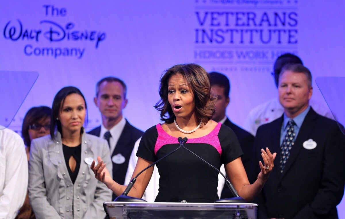 Photo : Michelle Obama, superbe et à l'aise, prend la parole durant le ...