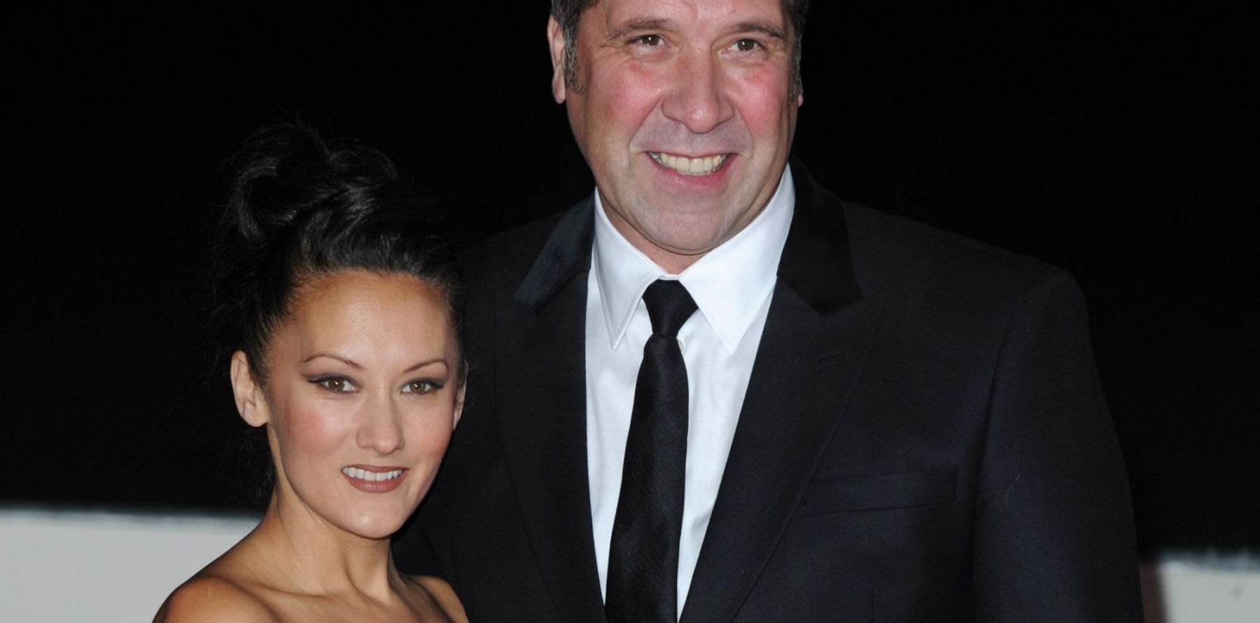 David Seaman : L'ex-icône d'Arsenal fiancée à sa séduisante patineuse ...