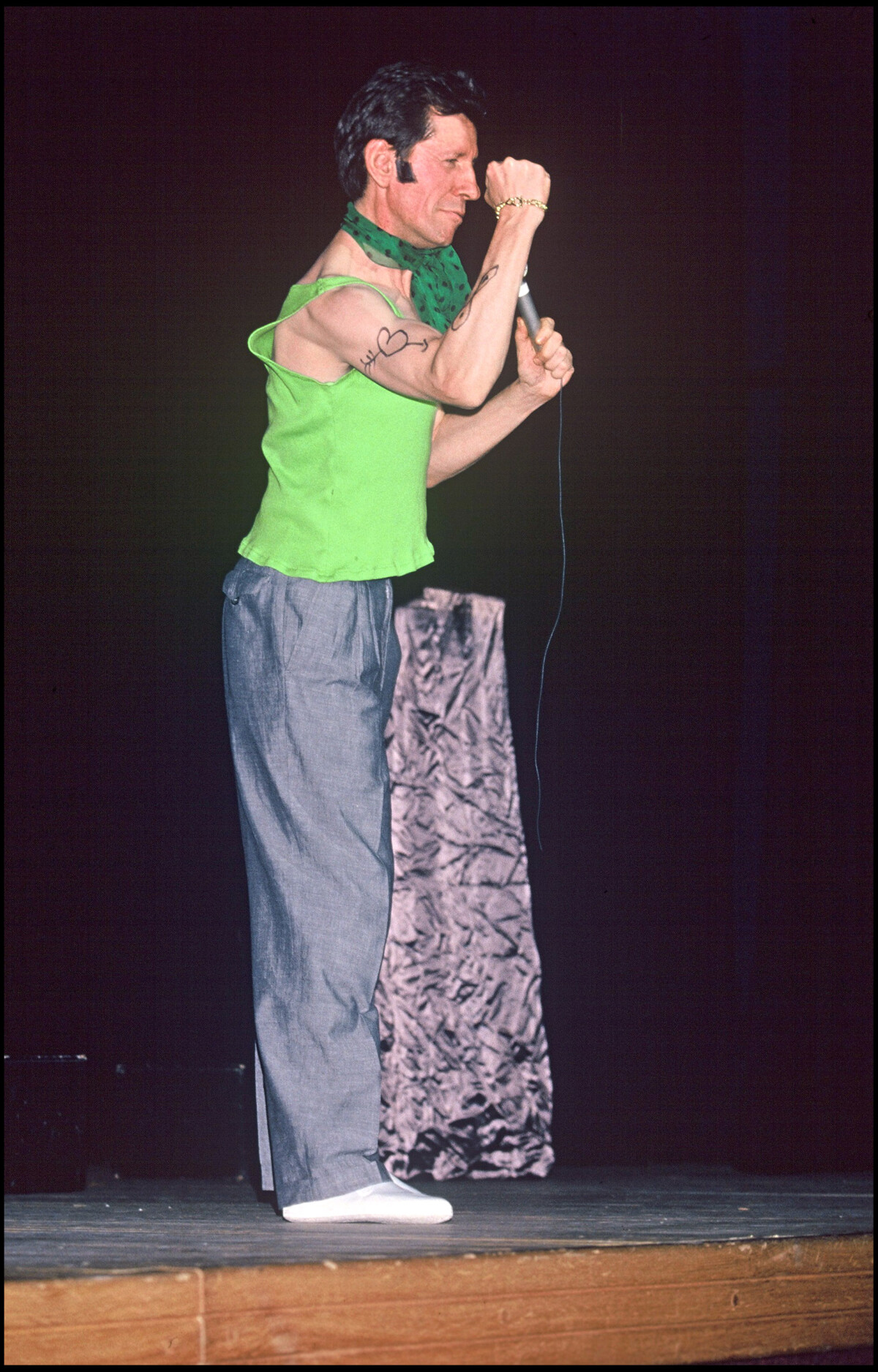 Photo : Pierre Péchin sur scène en 1996. - Purepeople