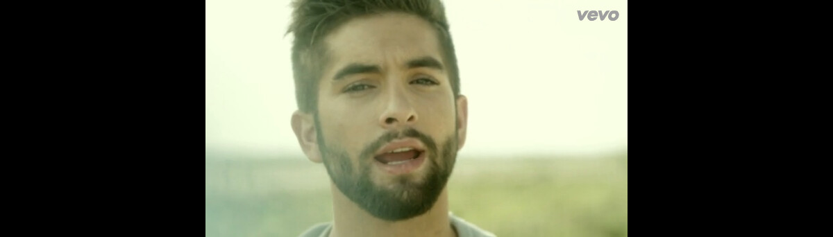 Photo : Kendji Girac dans son clip Color Gitano. - Purepeople