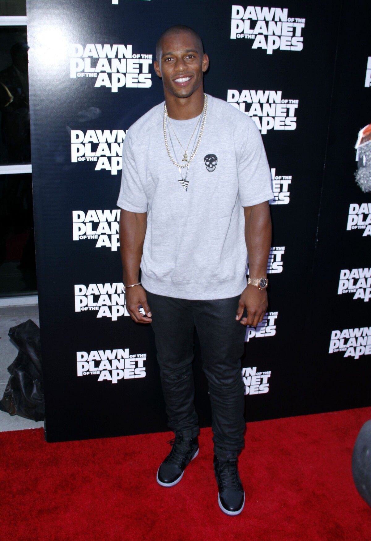 Photo : Victor Cruz attends the "Dawn of the Planet of the Apes ...