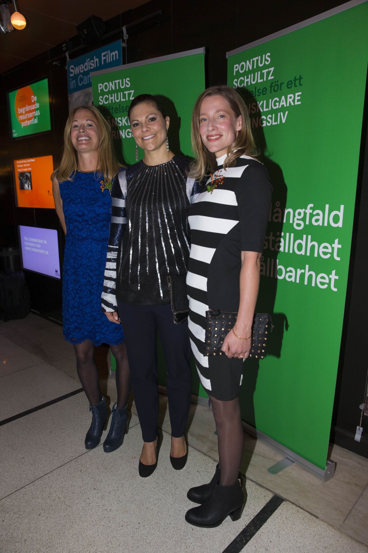 Photo : Victoria de Suède, vêtue d'un étonnant haut H&M, remettait le ...