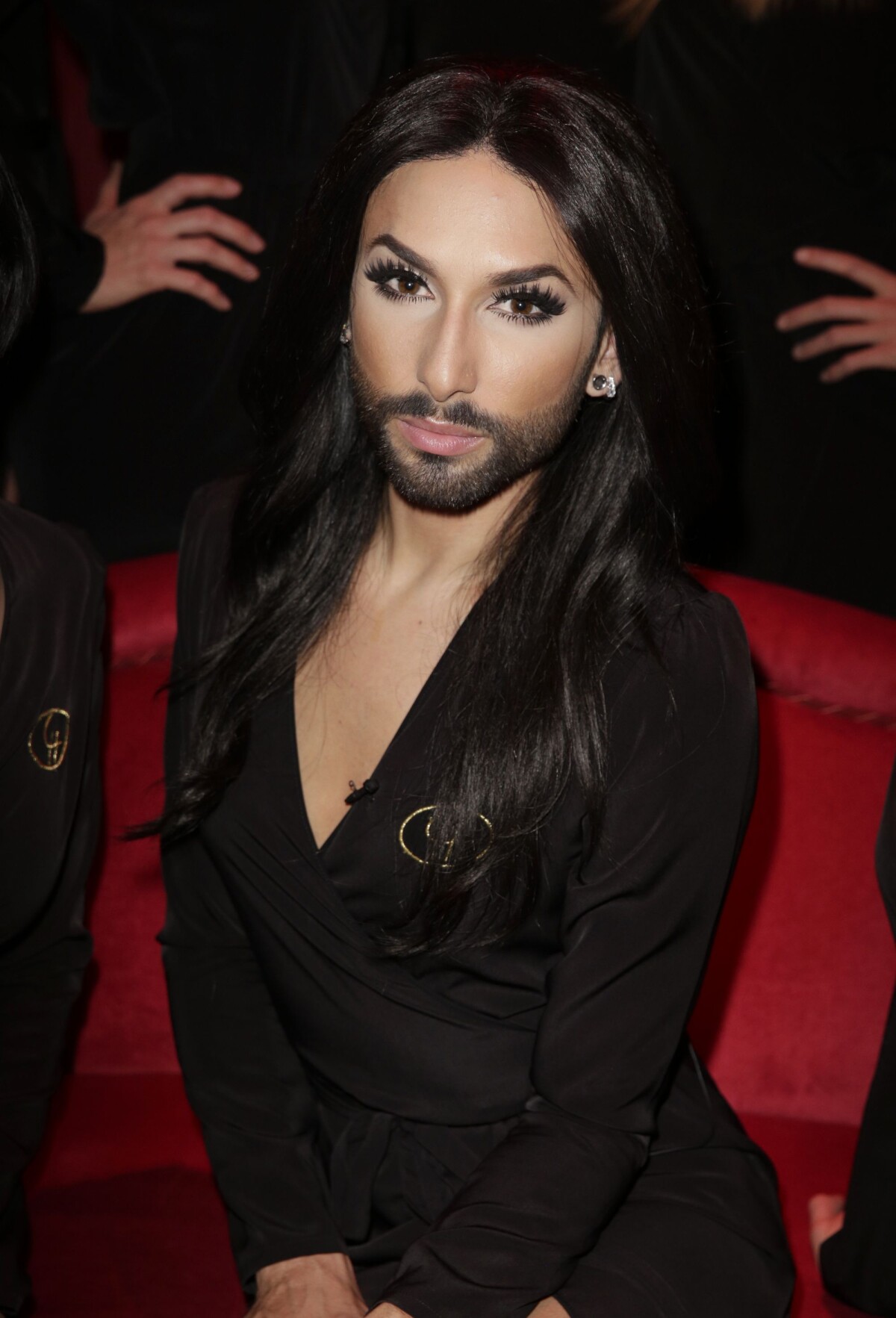 Vidéo : Conchita Wurst pose dans les coulisses de son show au Crazy ...