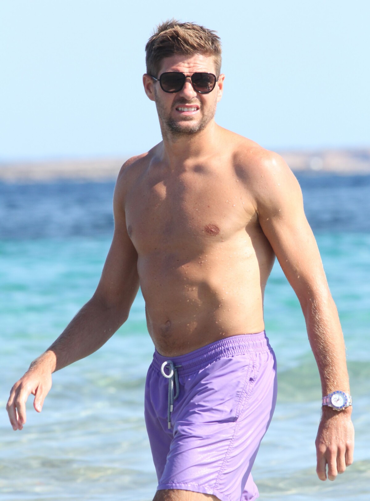 Photo : Steven Gerrard à Ibiza le 15 juillet 2014 - Purepeople