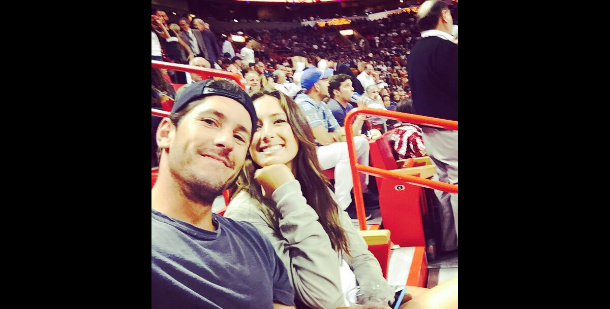 Photo : Nic Roldan et son amoureuse Jessica Springsteen devant un match ...