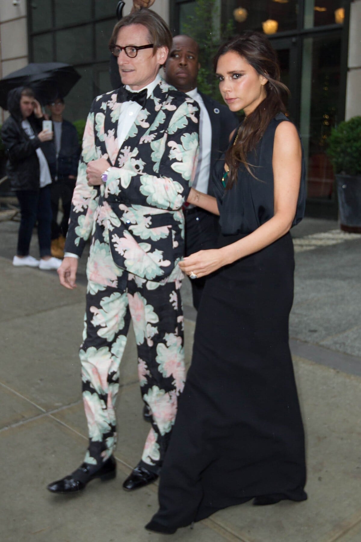 Photo : Hamish Bowles et Victoria Beckham quittent le Crosby Street ...