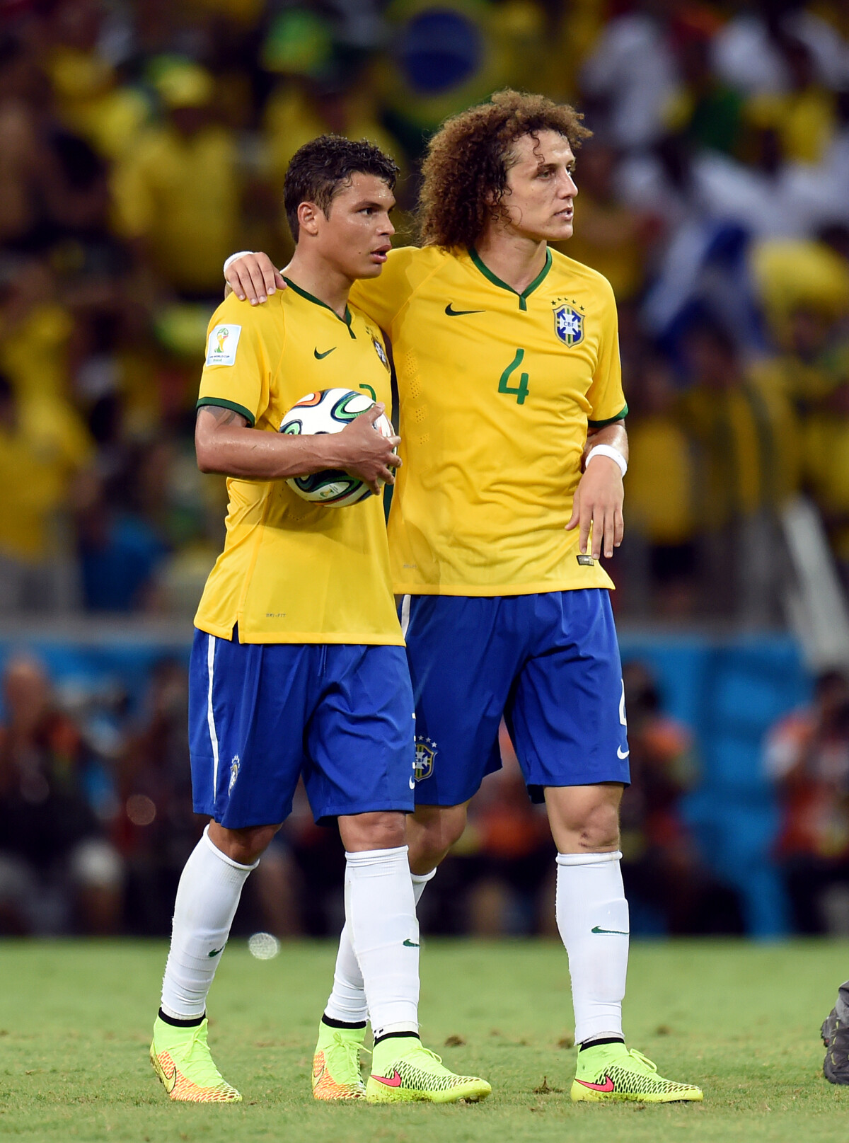 Photo : Thiago Silva et David Luiz à Fortaleza, le 17 juin 2014 ...