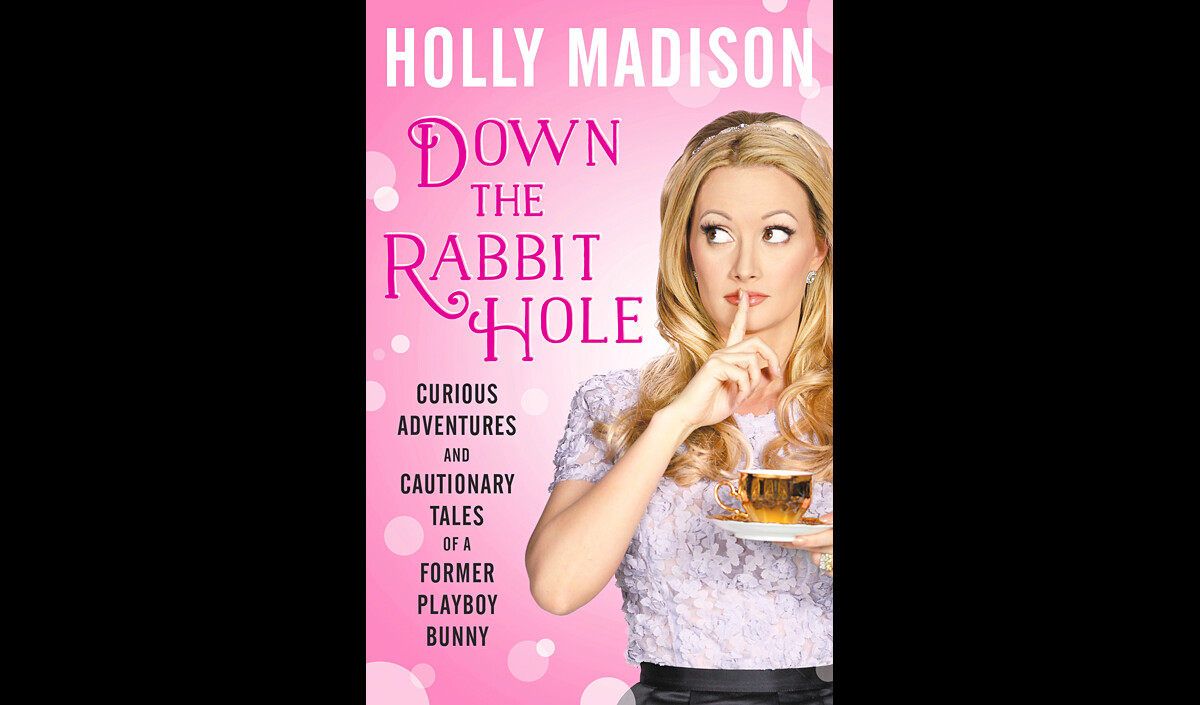 Vidéo Holly Madison Down The Rabbit Hole Curious Adventures And