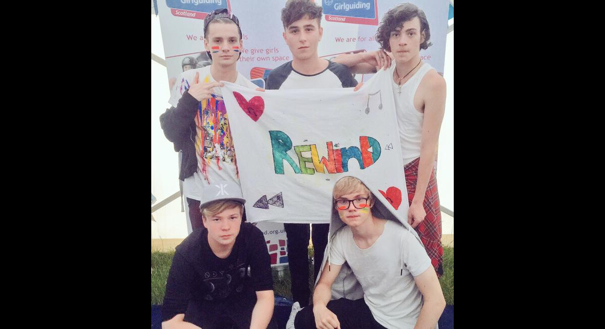 Photo : Les membres du groupe Rewind - Photo postée sur Twitter ...