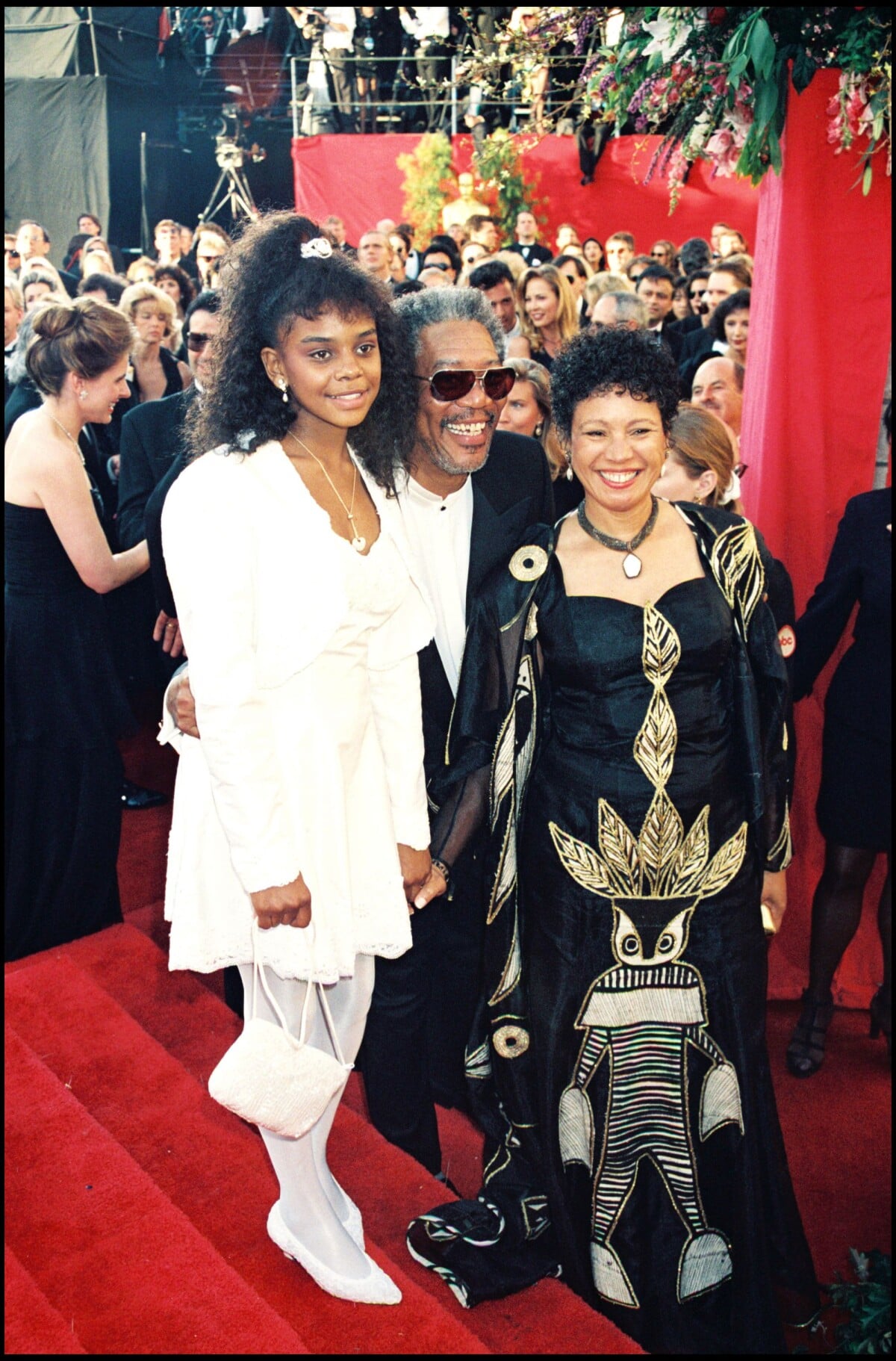 Photo : Morgan Freeman pose avec E'Dena Hines, la petite-fille de sa ...