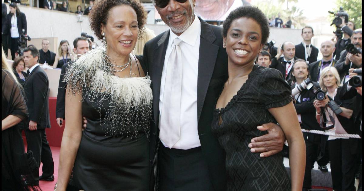 Morgan Freeman pose avec E'Dena Hines, la petite-fille de sa première ...