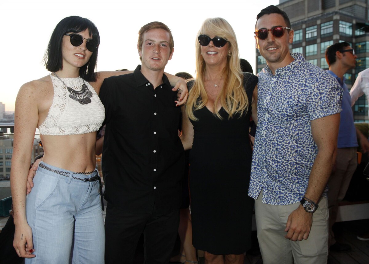 Photo : Ali Lohan (Aliana Lohan) avec ses frères Michael Lohan Jr., Cody Lohan, et leur mère ...