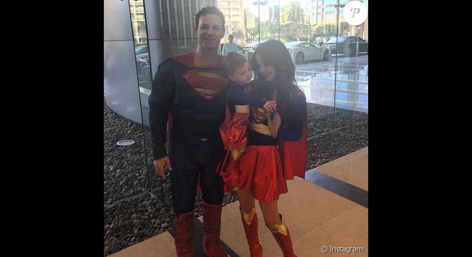 Tammin Sursok et sa fille Phoenix ainsi que son mari Sean McEwen ...