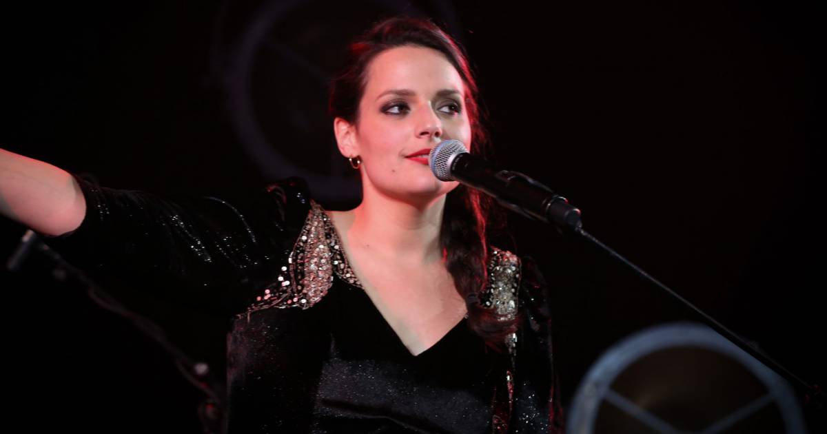 Exclusif - La chanteuse Nash lors des Trophées des Femmes en Or 2015 à ...