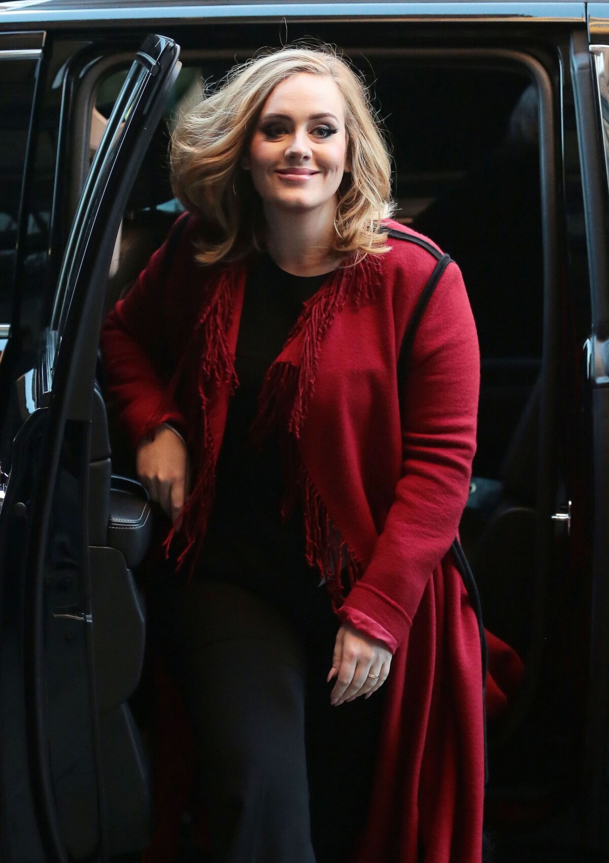 Photo : La chanteuse Adele souriante à New York le 20 novembre 2015 ...